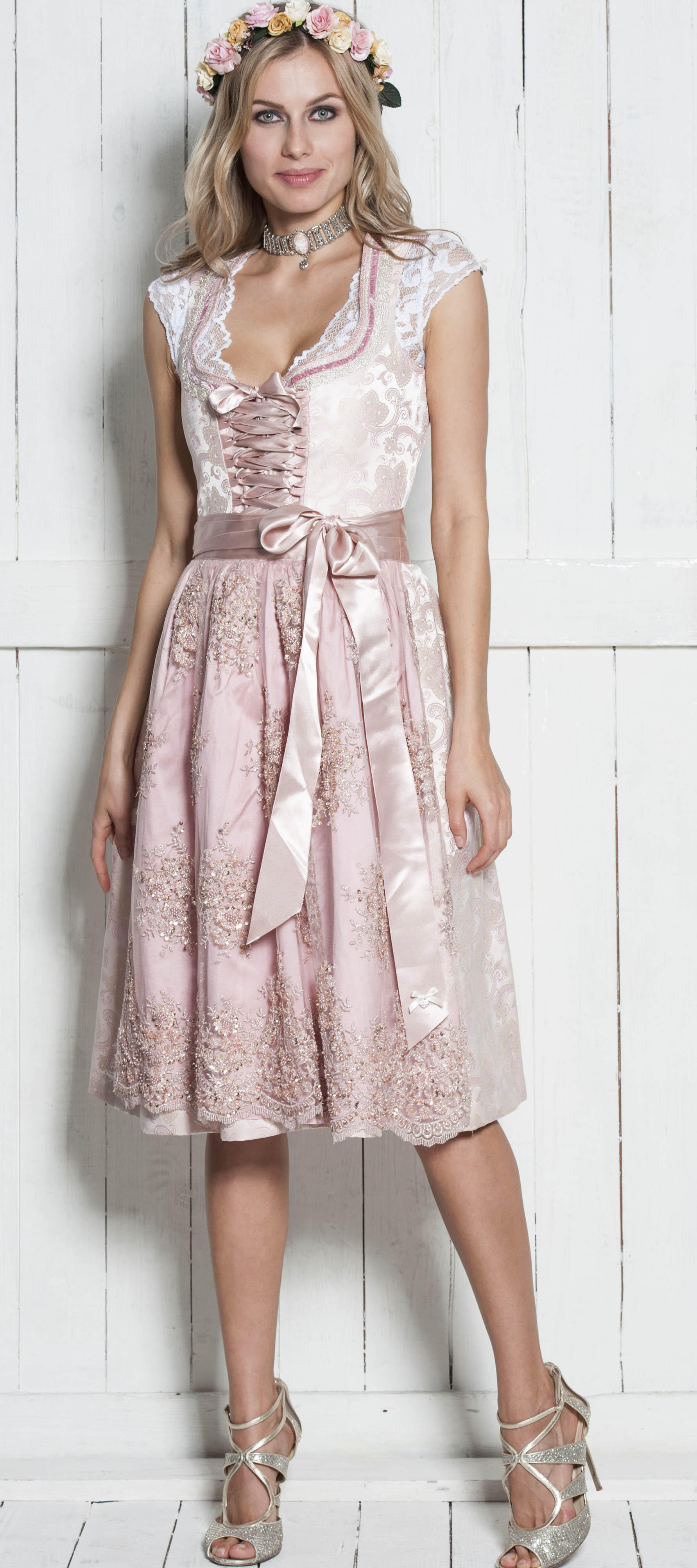 Alpenherz Dirndl Maja in Rosé/Pink | dresscoded.com